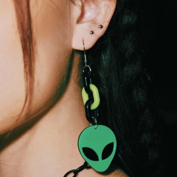 Dolls Kill | Jewelry | Alien Chain Earrings | Poshmark